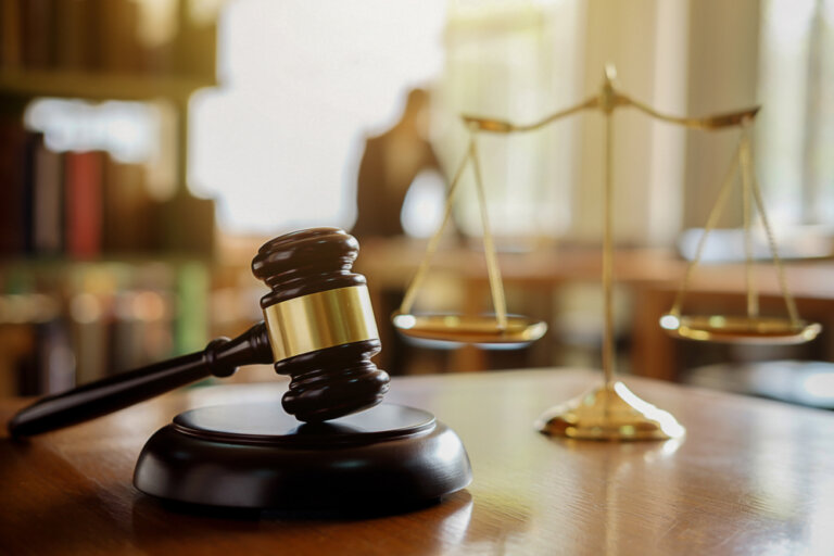 Judge OKs QSuper settlement, raps funder for 'brazen and unjustified ...